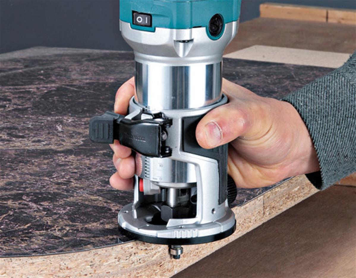 Makita Affleureuse électrique 4 outils en 1 RT0700CX3 Makita - Outil ...